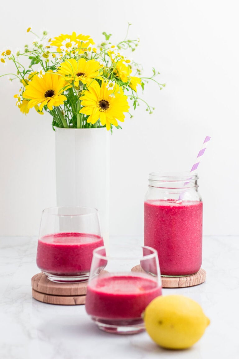 Easy Beetroot Smoothie (with Strawberry, Cherry & Banana)- My Eclectic ...