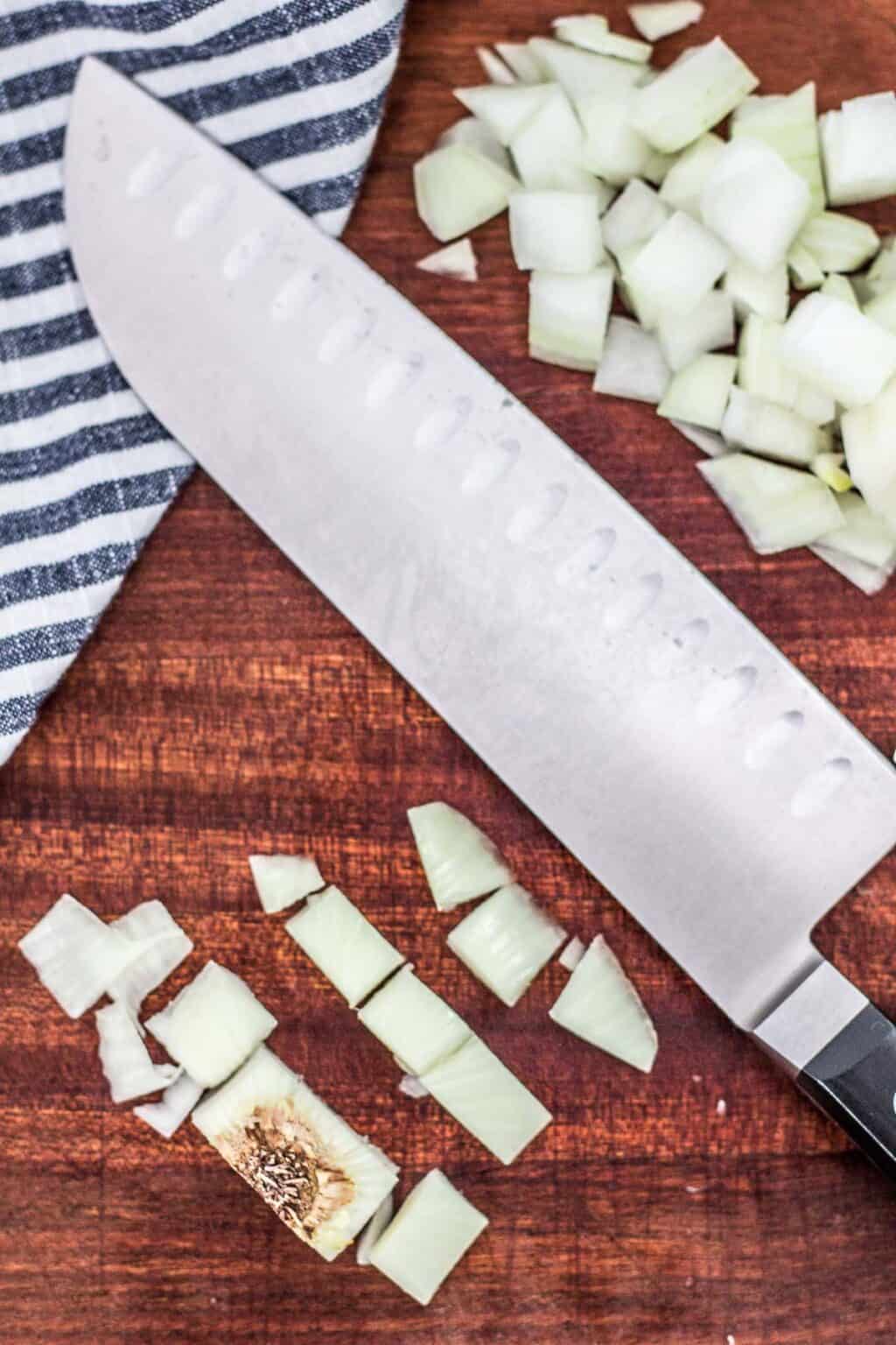 How to Mince, Slice, and Cut an Onion (Step-by-Step Guide) - My ...