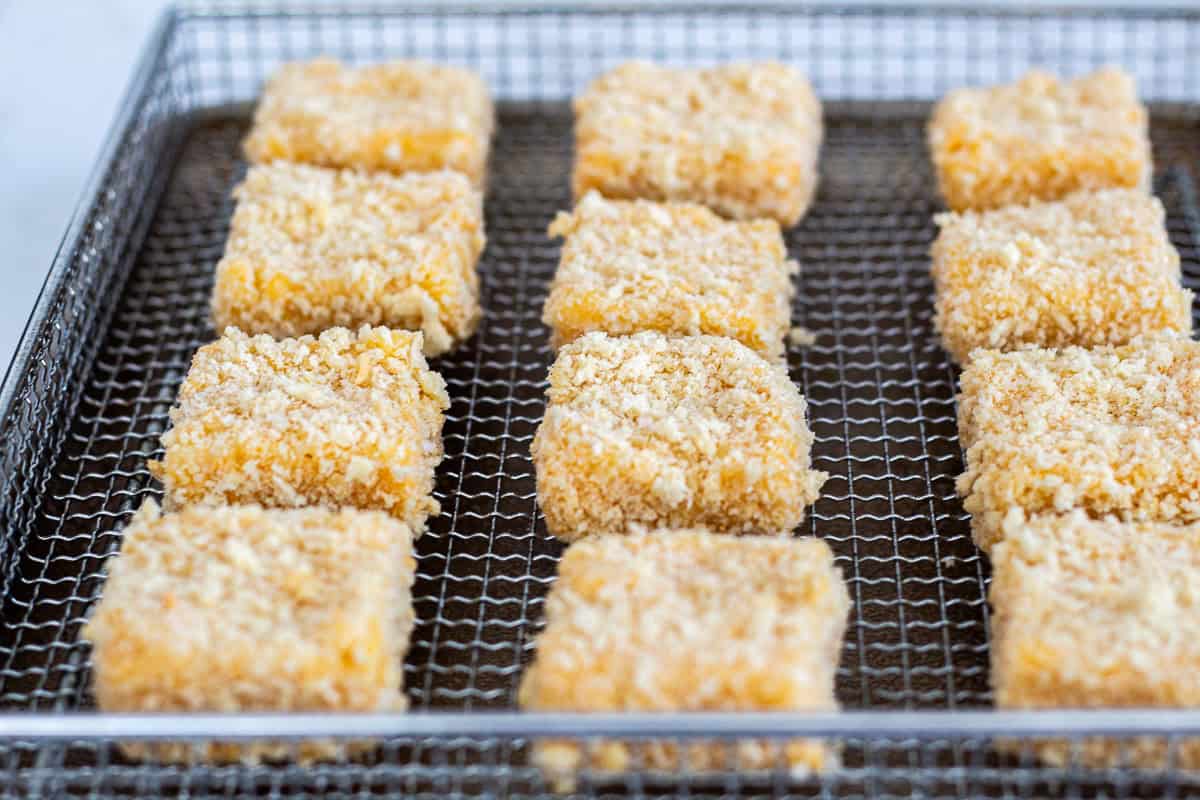 Cheesy Mac and Cheese Bites Recipe (Air Fryer Method) - My Eclectic Bites